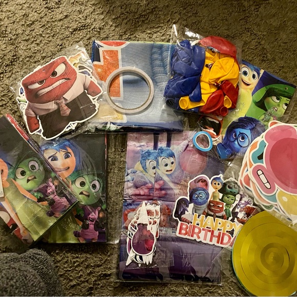 Inside Out | Party Supplies | Inside Out Party Supplies Set Multicolor ...